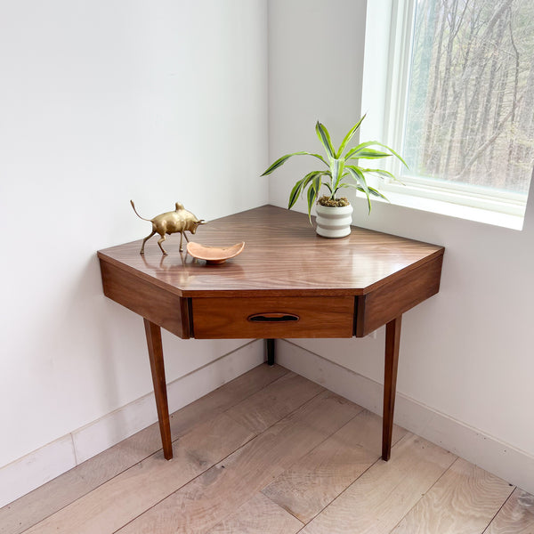 Mid Century Corner Desk – Atomic Furnishing & Design