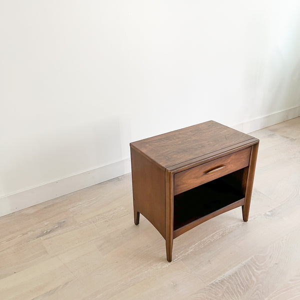 Broyhill Emphasis Nightstand – Atomic Furnishing & Design