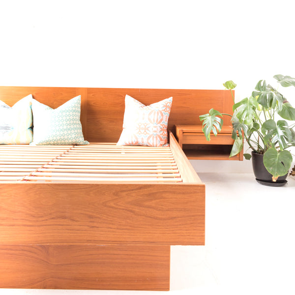 Hugo Jespersen Teak Bed – Atomic Furnishing & Design